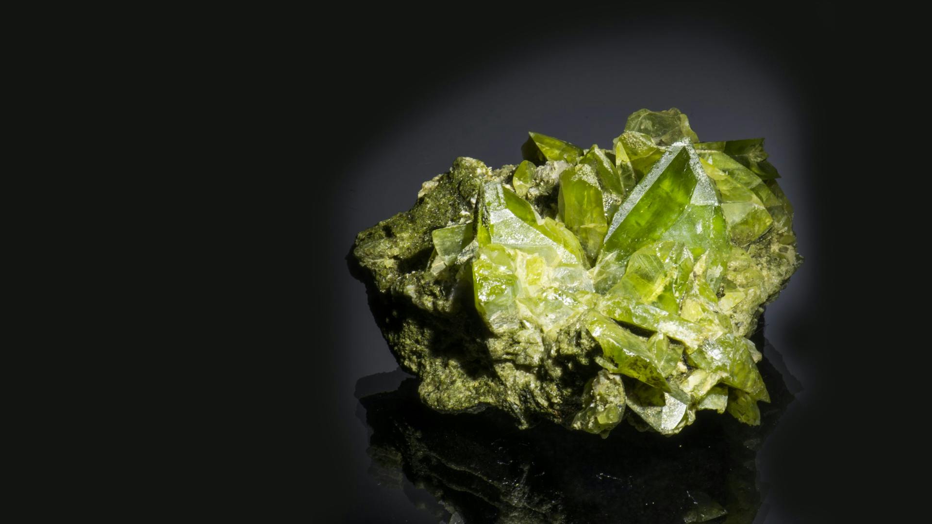 Sphene Titanite: Myths, Power, and History - STARLANKA